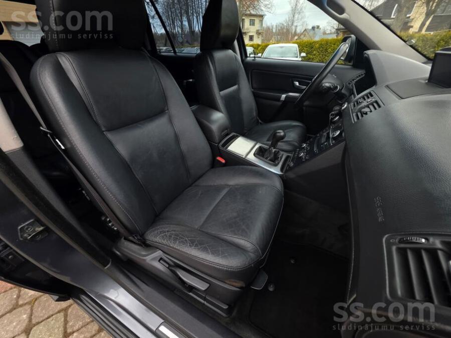 Pelēks Volvo XC90 2008 Rīga, ar dzinēja tilpumu 2.40 L un nobraukumu 0 tūkst. km par 7950 €, foto 24 vietnē AUTOMOTO.COM.LV