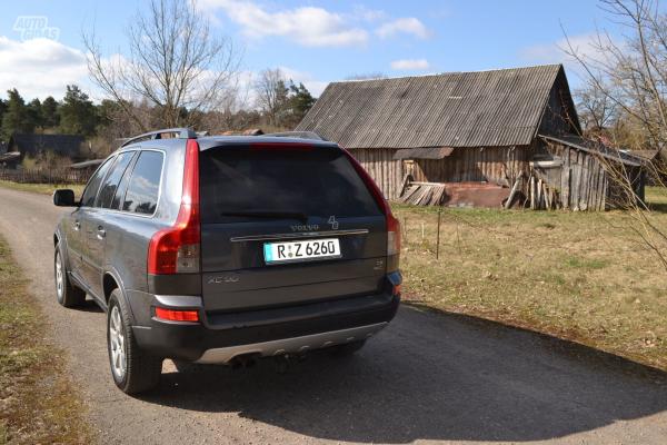 Grey Volvo XC90 2008 in Vilnius, with an engine capacity of 2.40 L and mileage of 322 thousand km for 3950 €, photo 4 on AUTOMOTO.COM.LV