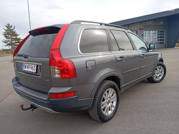 Grey Volvo XC90 2008 in Vilnius, with an engine capacity of 2.40 L and mileage of 328 thousand km for 6200 €, photo 4 on AUTOMOTO.COM.LV