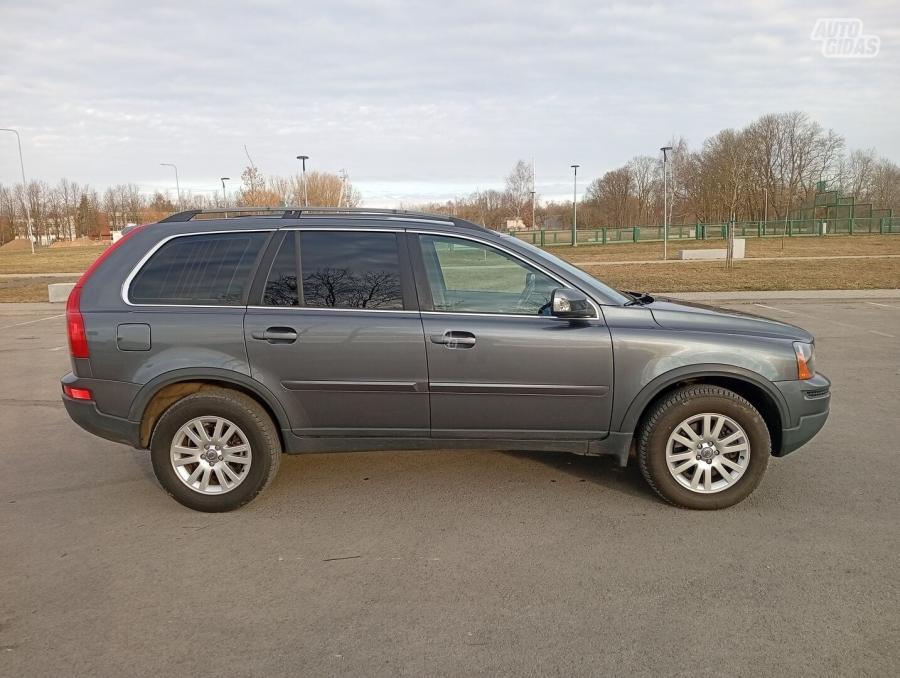 Pelēks Volvo XC90 2008 Viļņa, ar dzinēja tilpumu 2.40 L un nobraukumu 329 tūkst. km par 6200 €, foto 9 vietnē AUTOMOTO.COM.LV