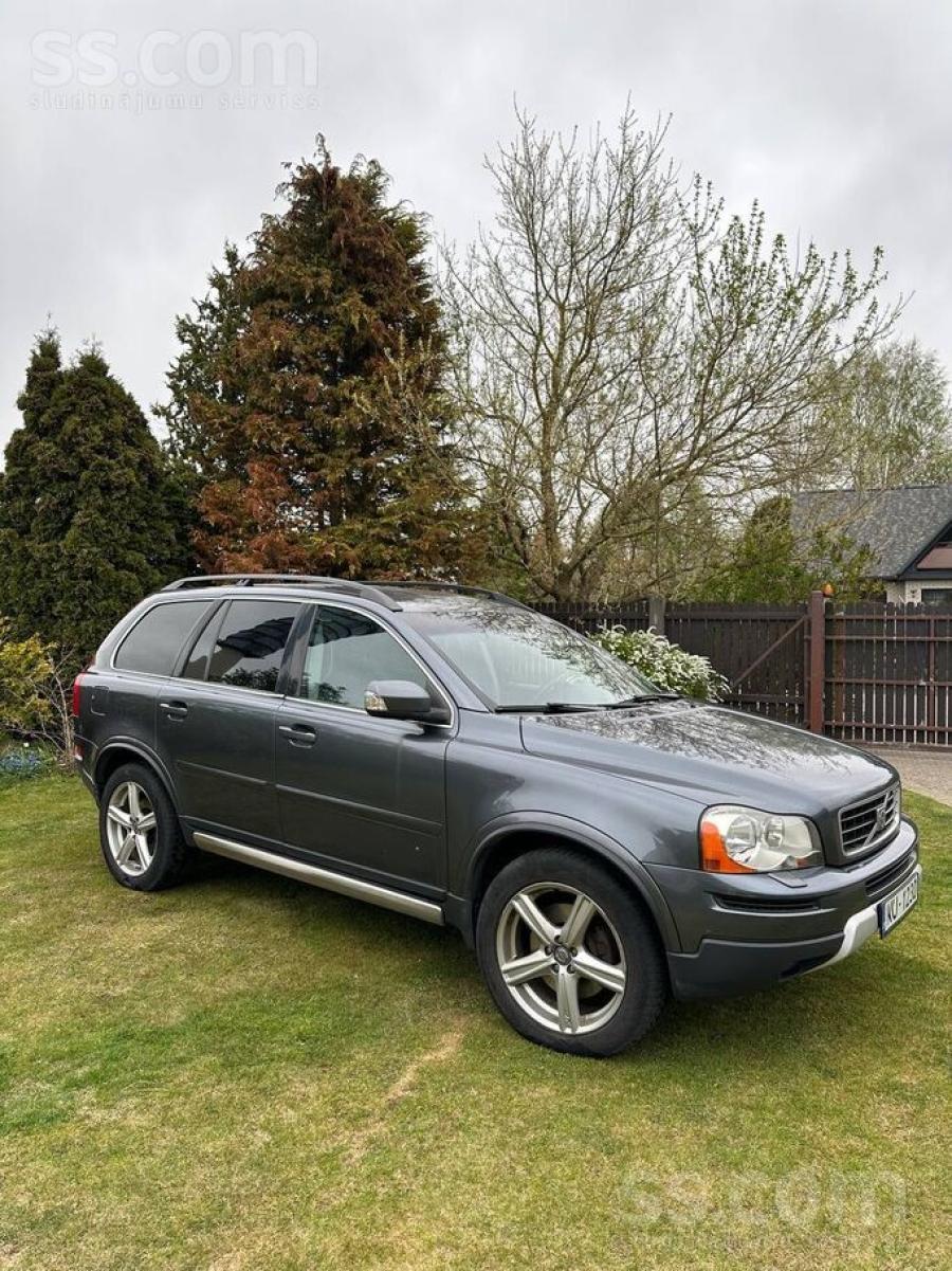 Pelēks Volvo XC90 2008 Rīga, ar dzinēja tilpumu 2.40 L un nobraukumu 395 tūkst. km par 5000 €, foto 1 vietnē AUTOMOTO.COM.LV