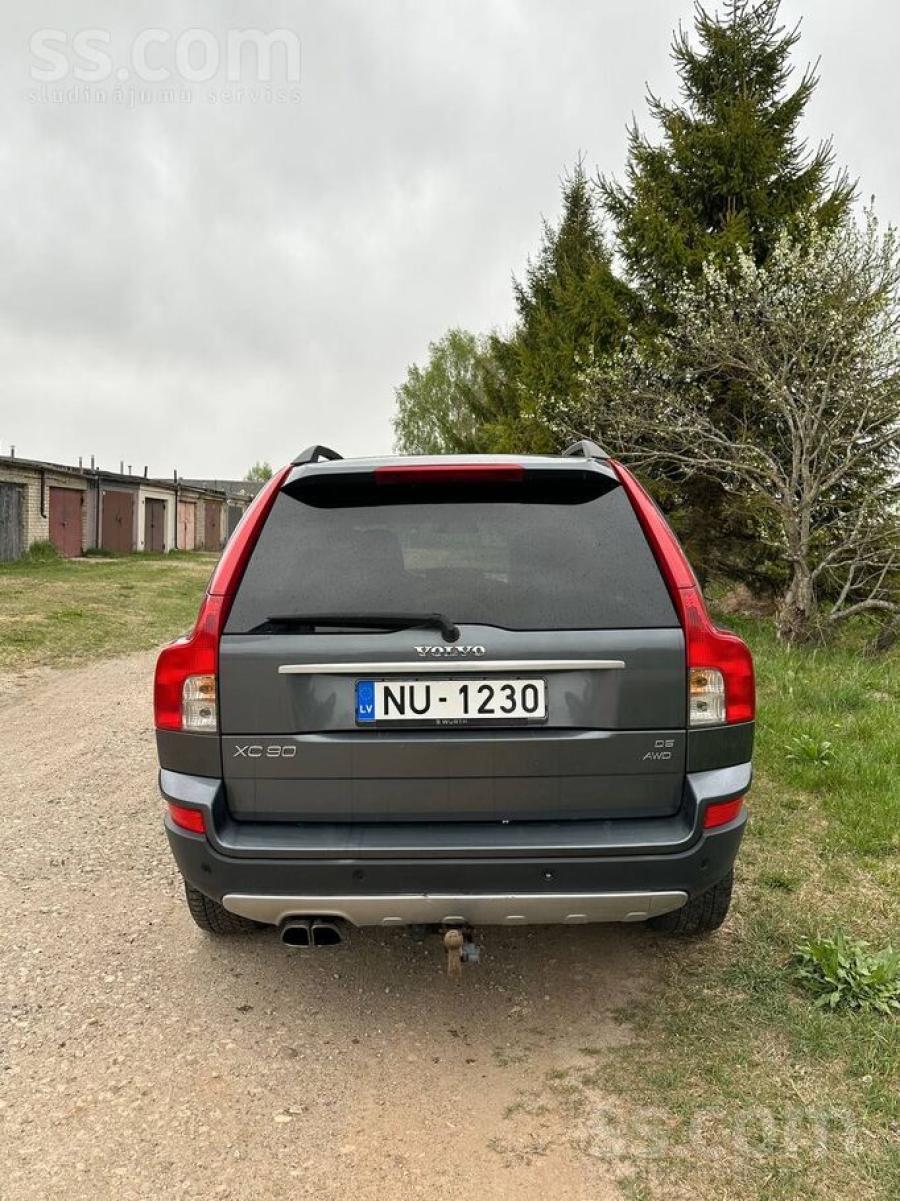 Pelēks Volvo XC90 2008 Rīga, ar dzinēja tilpumu 2.40 L un nobraukumu 395 tūkst. km par 5000 €, foto 4 vietnē AUTOMOTO.COM.LV