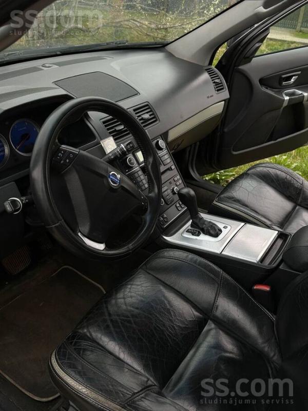 Pelēks Volvo XC90 2008 Rīga, ar dzinēja tilpumu 2.40 L un nobraukumu 395 tūkst. km par 5000 €, foto 10 vietnē AUTOMOTO.COM.LV