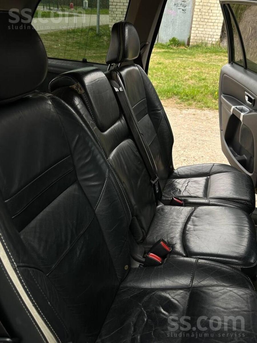 Pelēks Volvo XC90 2008 Rīga, ar dzinēja tilpumu 2.40 L un nobraukumu 395 tūkst. km par 5000 €, foto 18 vietnē AUTOMOTO.COM.LV