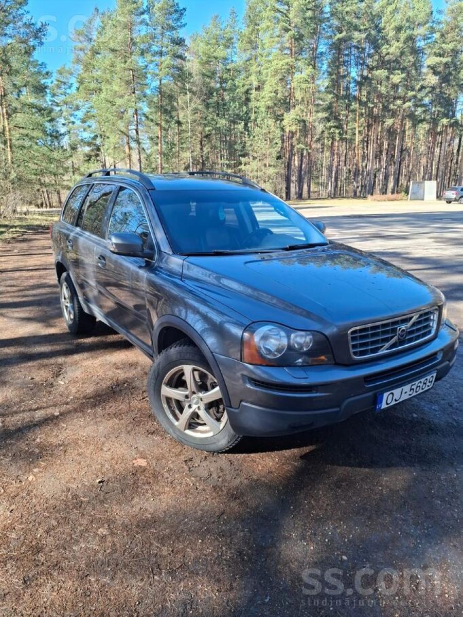 Pelēks Volvo XC90 2008 Rīga, ar dzinēja tilpumu 2.40 L un nobraukumu 263 tūkst. km par 4400 €, foto 1 vietnē AUTOMOTO.COM.LV