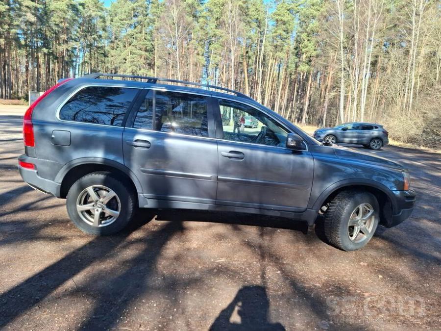 Pelēks Volvo XC90 2008 Rīga, ar dzinēja tilpumu 2.40 L un nobraukumu 263 tūkst. km par 4400 €, foto 4 vietnē AUTOMOTO.COM.LV