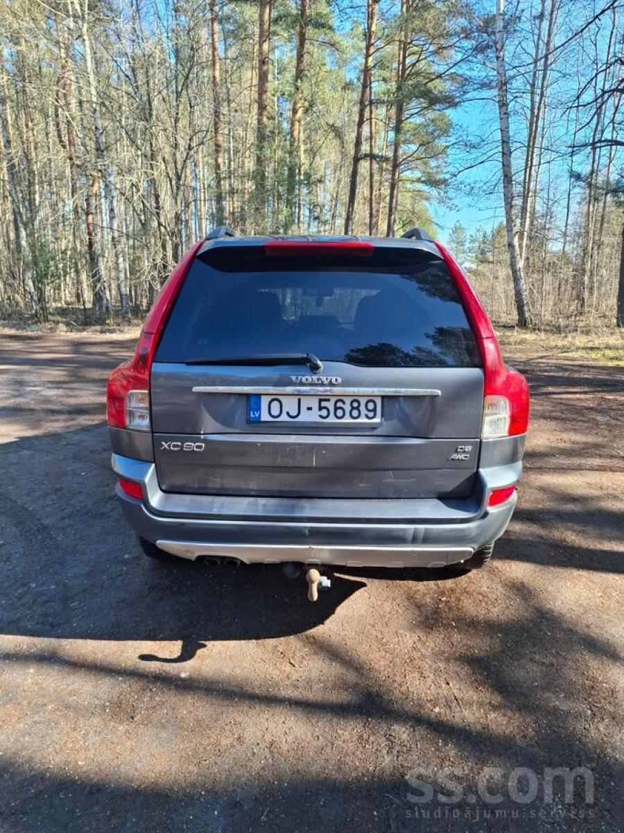 Pelēks Volvo XC90 2008 Rīga, ar dzinēja tilpumu 2.40 L un nobraukumu 263 tūkst. km par 4400 €, foto 7 vietnē AUTOMOTO.COM.LV