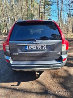 Pelēks Volvo XC90 2008 Rīga, ar dzinēja tilpumu 2.40 L un nobraukumu 263 tūkst. km par 4400 €, foto 8 vietnē AUTOMOTO.COM.LV