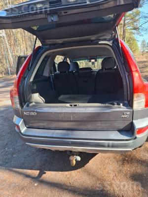 Pelēks Volvo XC90 2008 Rīga, ar dzinēja tilpumu 2.40 L un nobraukumu 263 tūkst. km par 4400 €, foto 15 vietnē AUTOMOTO.COM.LV