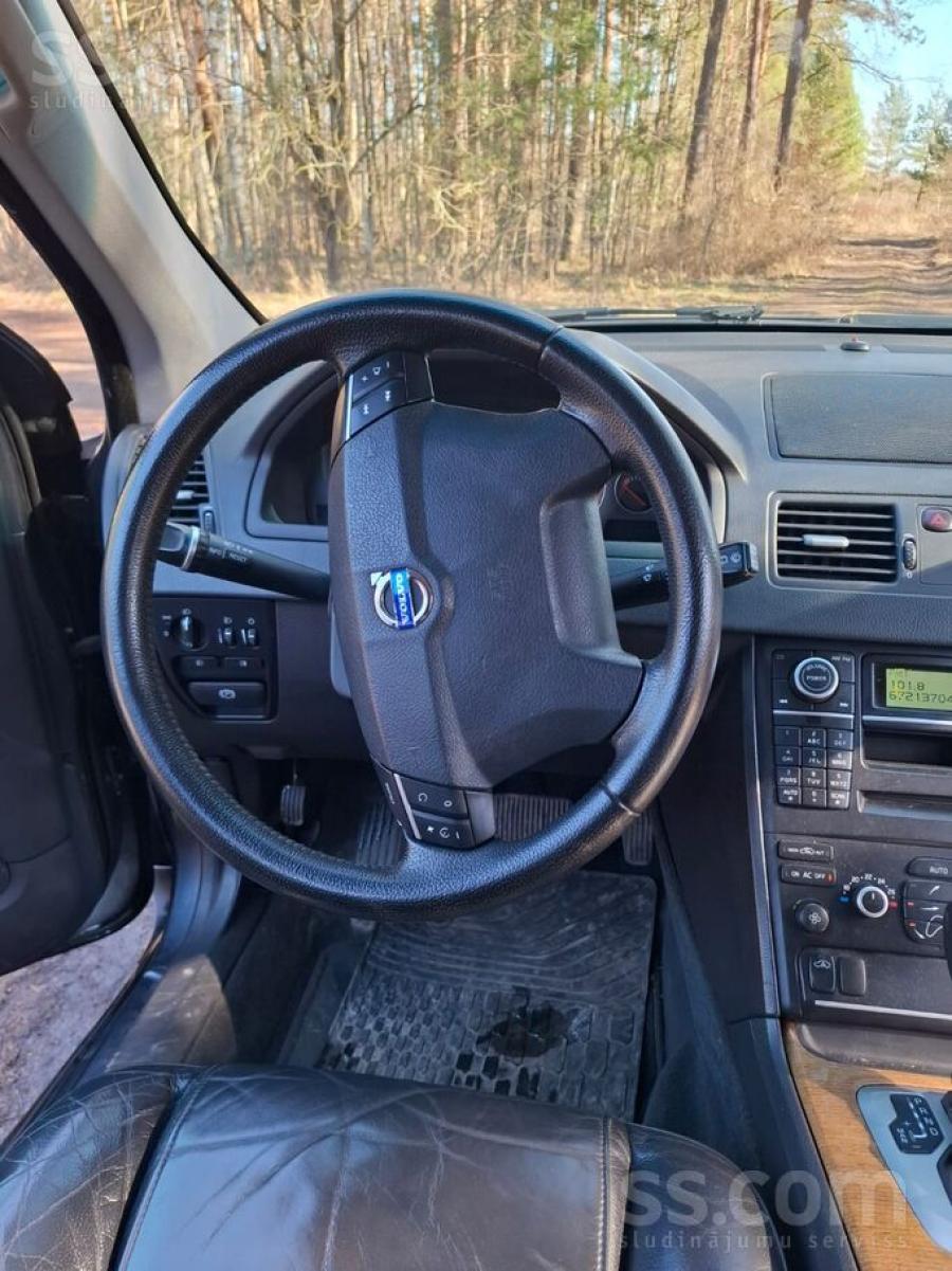 Pelēks Volvo XC90 2008 Rīga, ar dzinēja tilpumu 2.40 L un nobraukumu 263 tūkst. km par 4400 €, foto 22 vietnē AUTOMOTO.COM.LV