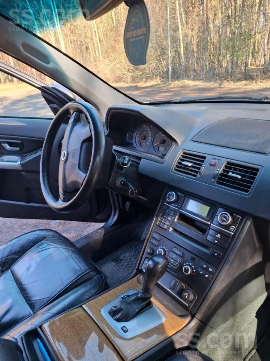 Pelēks Volvo XC90 2008 Rīga, ar dzinēja tilpumu 2.40 L un nobraukumu 263 tūkst. km par 4400 €, foto 25 vietnē AUTOMOTO.COM.LV