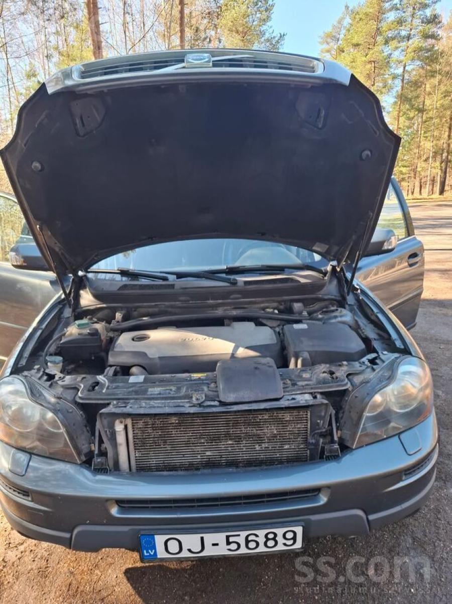 Pelēks Volvo XC90 2008 Rīga, ar dzinēja tilpumu 2.40 L un nobraukumu 263 tūkst. km par 4400 €, foto 30 vietnē AUTOMOTO.COM.LV