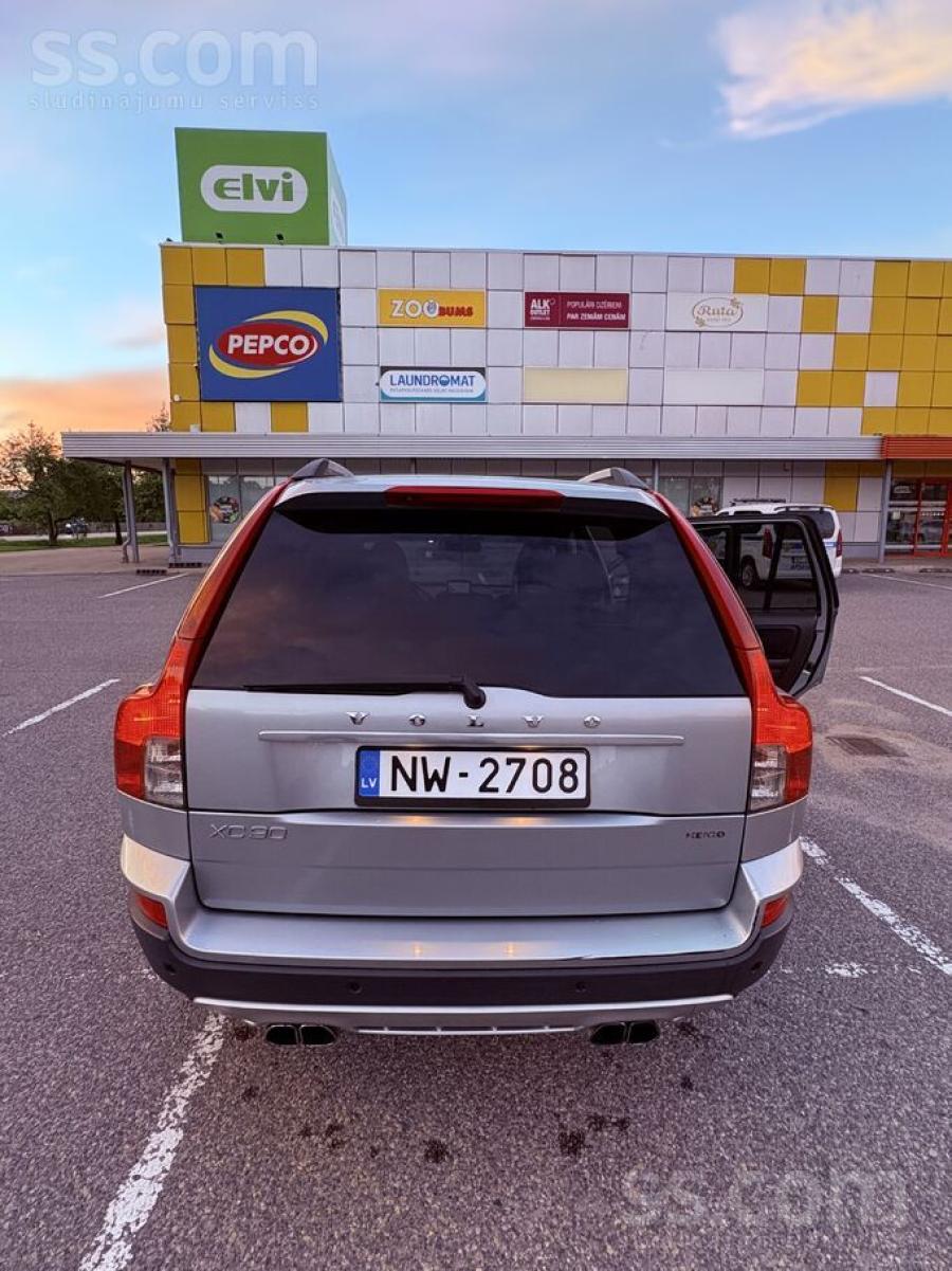 Pelēks Volvo XC90 2008 Rīga, ar dzinēja tilpumu 2.40 L un nobraukumu 2 tūkst. km par 5500 €, foto 5 vietnē AUTOMOTO.COM.LV
