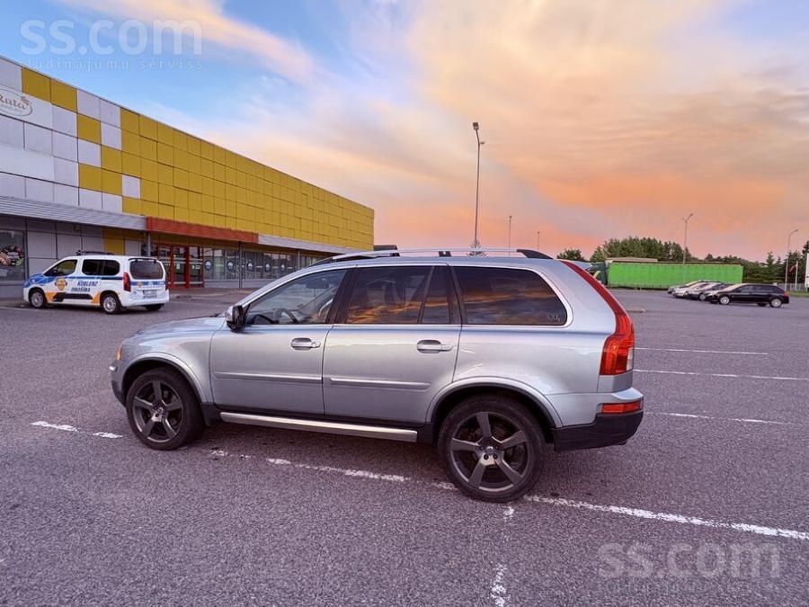 Pelēks Volvo XC90 2008 Rīga, ar dzinēja tilpumu 2.40 L un nobraukumu 2 tūkst. km par 5500 €, foto 9 vietnē AUTOMOTO.COM.LV