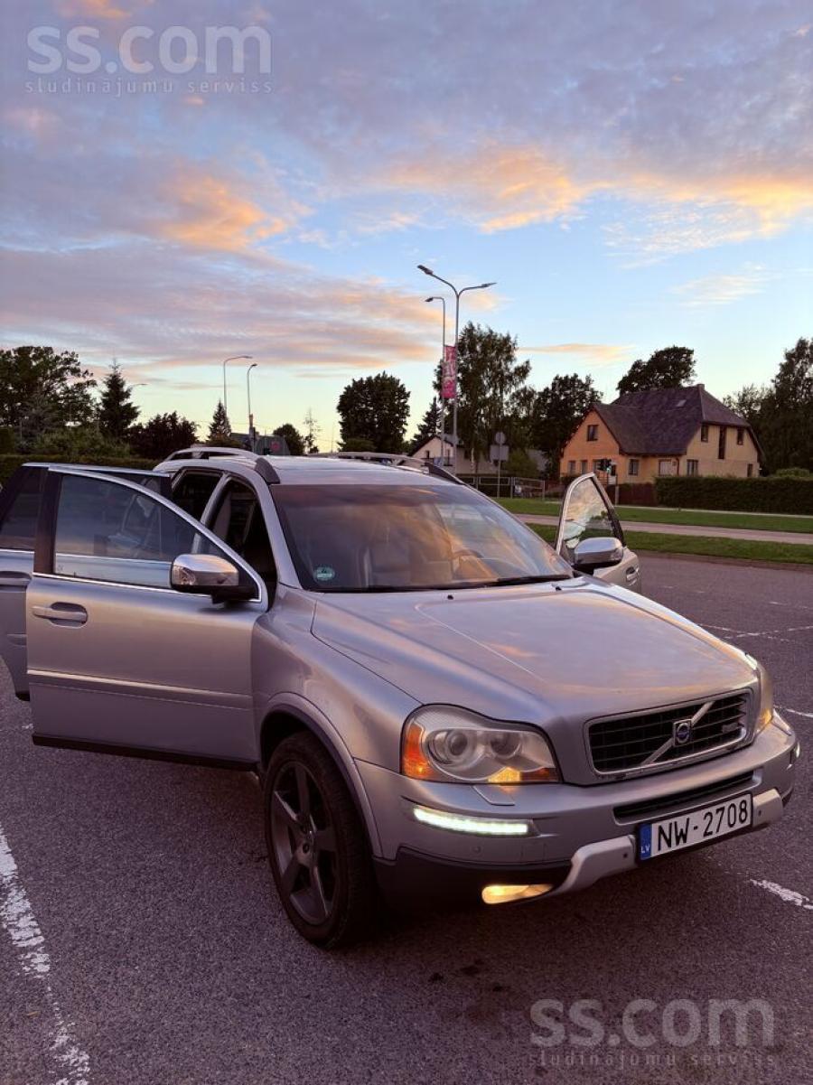 Pelēks Volvo XC90 2008 Rīga, ar dzinēja tilpumu 2.40 L un nobraukumu 2 tūkst. km par 5500 €, foto 11 vietnē AUTOMOTO.COM.LV