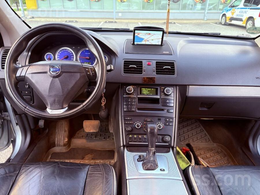 Pelēks Volvo XC90 2008 Rīga, ar dzinēja tilpumu 2.40 L un nobraukumu 2 tūkst. km par 5500 €, foto 12 vietnē AUTOMOTO.COM.LV
