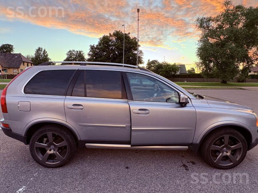 Pelēks Volvo XC90 2008 Rīga, ar dzinēja tilpumu 2.40 L un nobraukumu 2 tūkst. km par 5500 €, foto 16 vietnē AUTOMOTO.COM.LV
