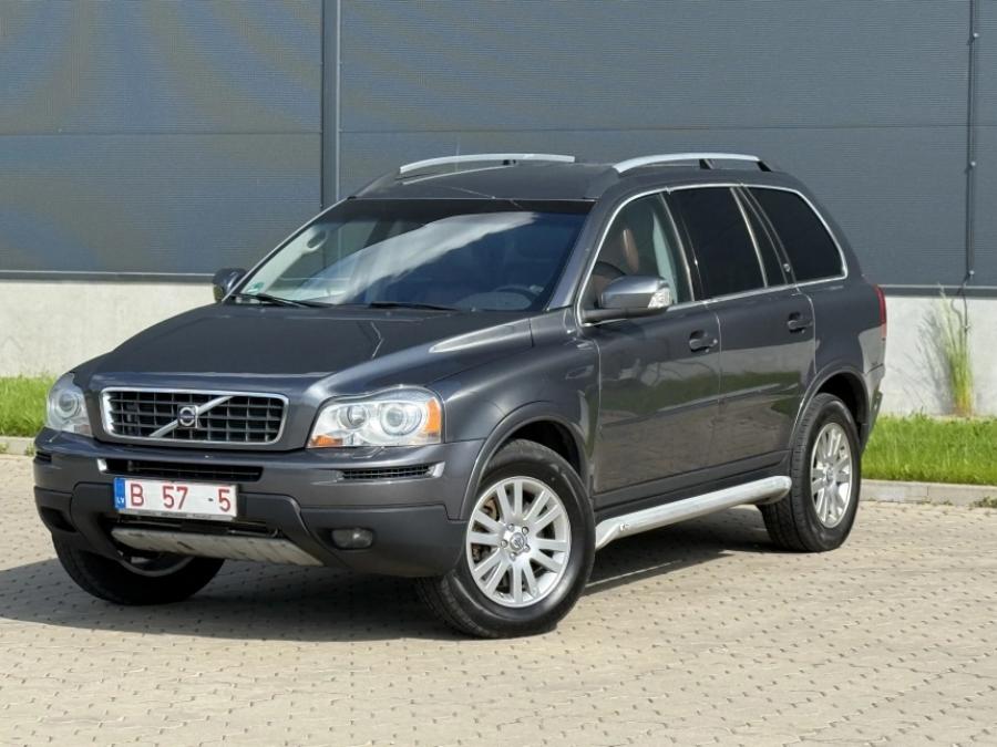 Grey Volvo XC90 2008 in Riga, with an engine capacity of 2.40 L and mileage of 241 thousand km for 7200 €, photo 1 on AUTOMOTO.COM.LV