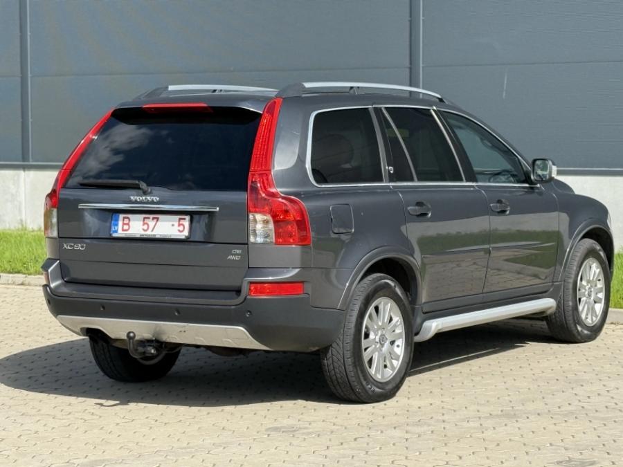 Grey Volvo XC90 2008 in Riga, with an engine capacity of 2.40 L and mileage of 241 thousand km for 7200 €, photo 5 on AUTOMOTO.COM.LV