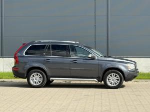Grey Volvo XC90 2008 in Riga, with an engine capacity of 2.40 L and mileage of 241 thousand km for 7200 €, photo 8 on AUTOMOTO.COM.LV