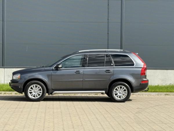 Grey Volvo XC90 2008 in Riga, with an engine capacity of 2.40 L and mileage of 241 thousand km for 7200 €, photo 8 on AUTOMOTO.COM.LV