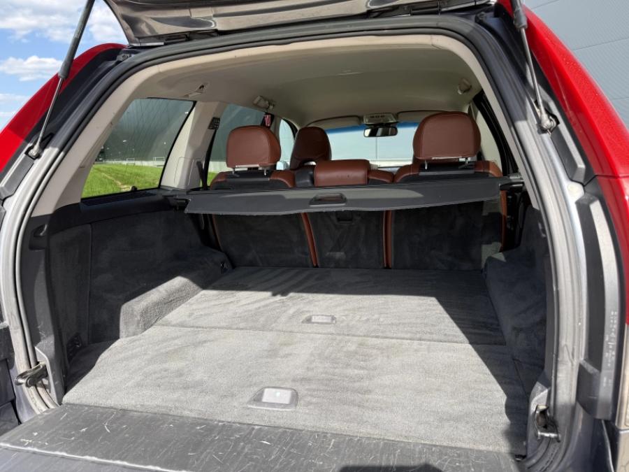 Grey Volvo XC90 2008 in Riga, with an engine capacity of 2.40 L and mileage of 241 thousand km for 7200 €, photo 14 on AUTOMOTO.COM.LV