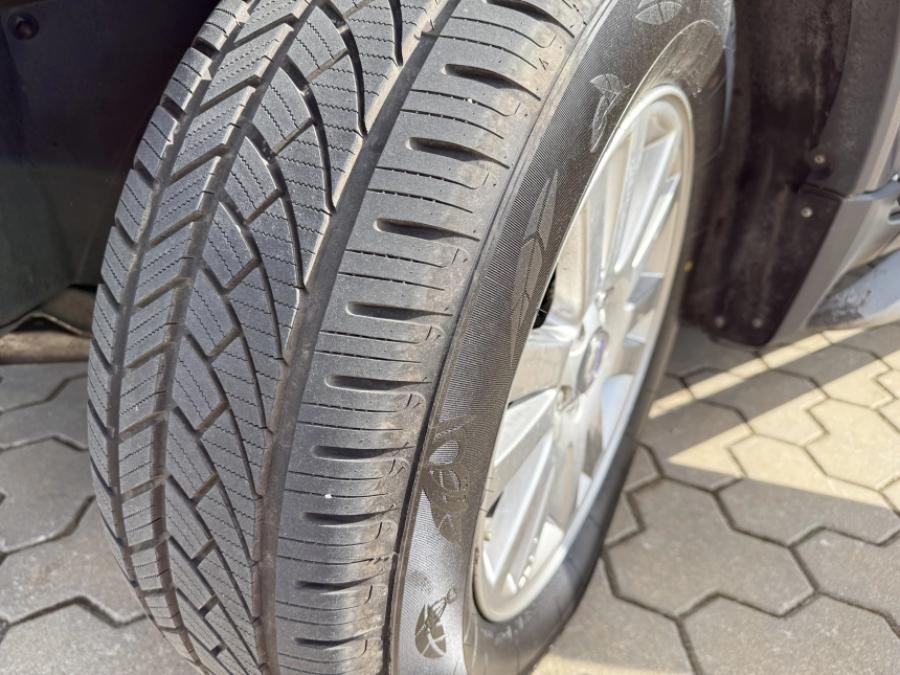 Grey Volvo XC90 2008 in Riga, with an engine capacity of 2.40 L and mileage of 241 thousand km for 7200 €, photo 19 on AUTOMOTO.COM.LV