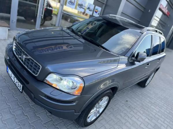 Grey Volvo XC90 2008 in Jekabpils, with an engine capacity of 2.40 L and mileage of 312 thousand km for 6000 €, photo 10 on AUTOMOTO.COM.LV