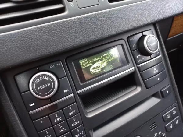 Grey Volvo XC90 2008 in Riga, with an engine capacity of 2.40 L and mileage of 370 thousand km for 6490 €, photo 1 on AUTOMOTO.COM.LV