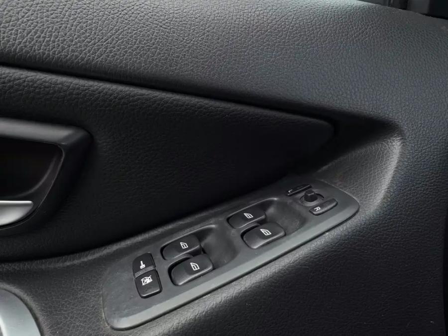 Pelēks Volvo XC90 2008 Rīga, ar dzinēja tilpumu 0.00 L un nobraukumu 344 tūkst. km par 4490 €, foto 25 vietnē AUTOMOTO.COM.LV