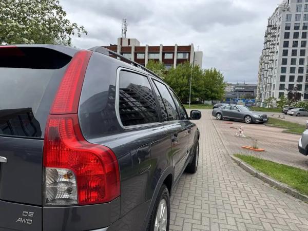 Pelēks Volvo XC90 2008 Rīga, ar dzinēja tilpumu 2.40 L un nobraukumu 364 tūkst. km par 5990 €, foto 8 vietnē AUTOMOTO.COM.LV