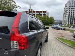 Grey Volvo XC90 2008 in Riga, with an engine capacity of 2.40 L and mileage of 364 thousand km for 5990 €, photo 9 on AUTOMOTO.COM.LV