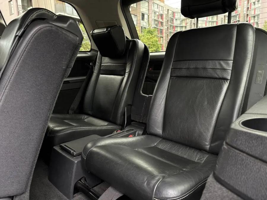 Grey Volvo XC90 2008 in Riga, with an engine capacity of 2.40 L and mileage of 364 thousand km for 5990 €, photo 17 on AUTOMOTO.COM.LV