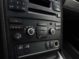 Grey Volvo XC90 2008 in Riga, with an engine capacity of 2.40 L and mileage of 364 thousand km for 5990 €, photo 18 on AUTOMOTO.COM.LV