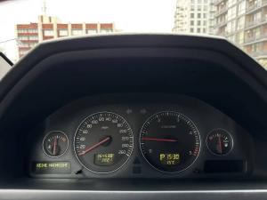 Grey Volvo XC90 2008 in Riga, with an engine capacity of 2.40 L and mileage of 364 thousand km for 5990 €, photo 25 on AUTOMOTO.COM.LV