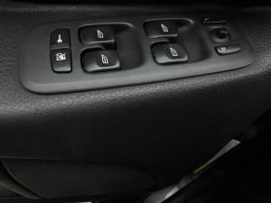Grey Volvo XC90 2008 in Riga, with an engine capacity of 2.40 L and mileage of 364 thousand km for 5990 €, photo 27 on AUTOMOTO.COM.LV