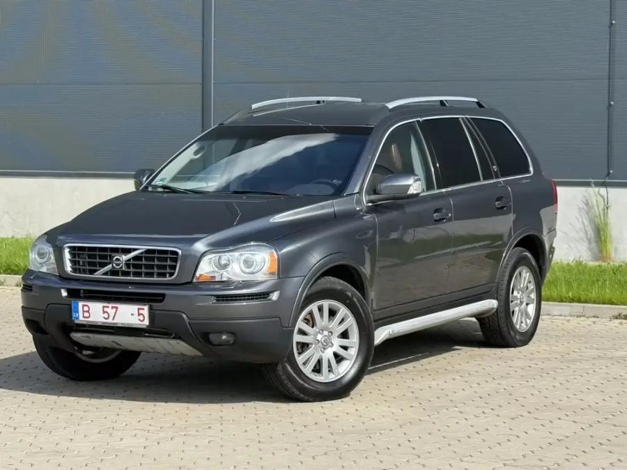 Grey Volvo XC90 2008 in Riga, with an engine capacity of 2.40 L and mileage of 241 thousand km for 4000 €, photo 1 on AUTOMOTO.COM.LV