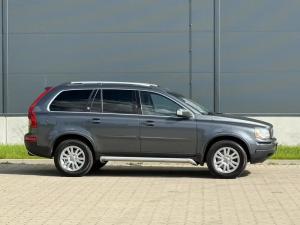 Grey Volvo XC90 2008 in Riga, with an engine capacity of 2.40 L and mileage of 241 thousand km for 4000 €, photo 8 on AUTOMOTO.COM.LV