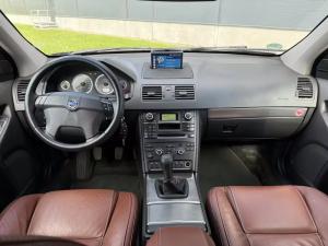Grey Volvo XC90 2008 in Riga, with an engine capacity of 2.40 L and mileage of 241 thousand km for 4000 €, photo 10 on AUTOMOTO.COM.LV