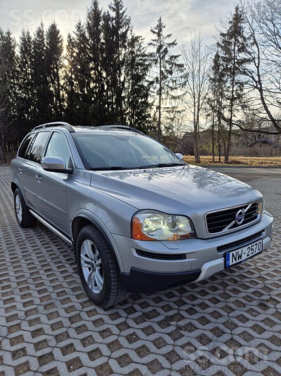Grey Volvo XC90 2008 in Cesis, with an engine capacity of 2.40 L and mileage of 220 thousand km for 7550 €, photo 3 on AUTOMOTO.COM.LV