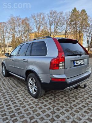 Grey Volvo XC90 2008 in Cesis, with an engine capacity of 2.40 L and mileage of 220 thousand km for 7550 €, photo 5 on AUTOMOTO.COM.LV