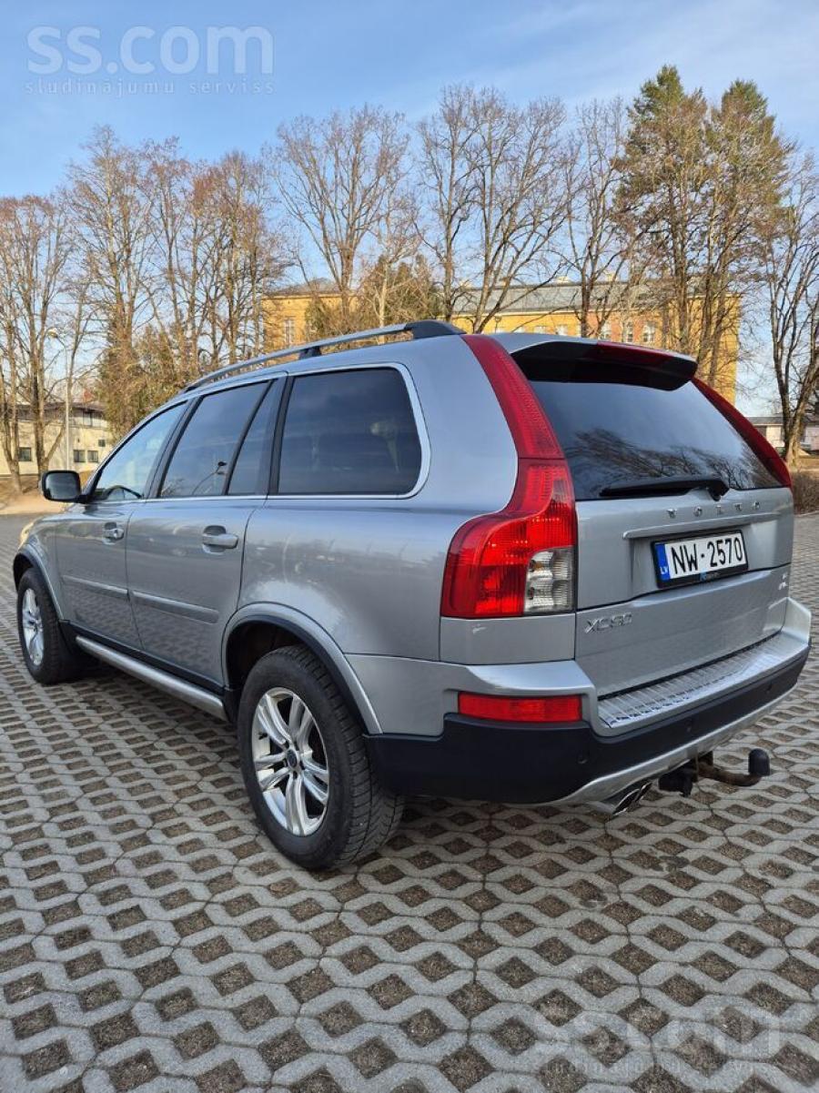 Grey Volvo XC90 2008 in Cesis, with an engine capacity of 2.40 L and mileage of 220 thousand km for 7550 €, photo 5 on AUTOMOTO.COM.LV