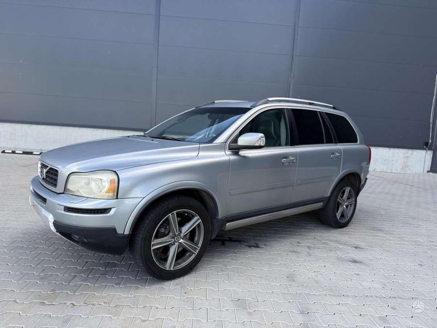 Pelēks Volvo XC90 2008 Šauļi, ar dzinēja tilpumu 2.40 L un nobraukumu 240 tūkst. km par 4950 €, foto 1 vietnē AUTOMOTO.COM.LV