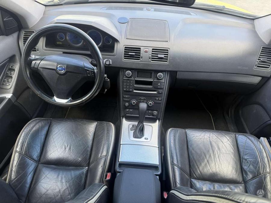 Pelēks Volvo XC90 2008 Šauļi, ar dzinēja tilpumu 2.40 L un nobraukumu 240 tūkst. km par 4950 €, foto 13 vietnē AUTOMOTO.COM.LV