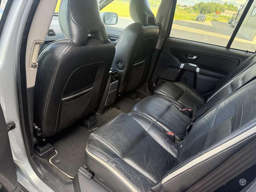 Pelēks Volvo XC90 2008 Šauļi, ar dzinēja tilpumu 2.40 L un nobraukumu 240 tūkst. km par 4950 €, foto 15 vietnē AUTOMOTO.COM.LV