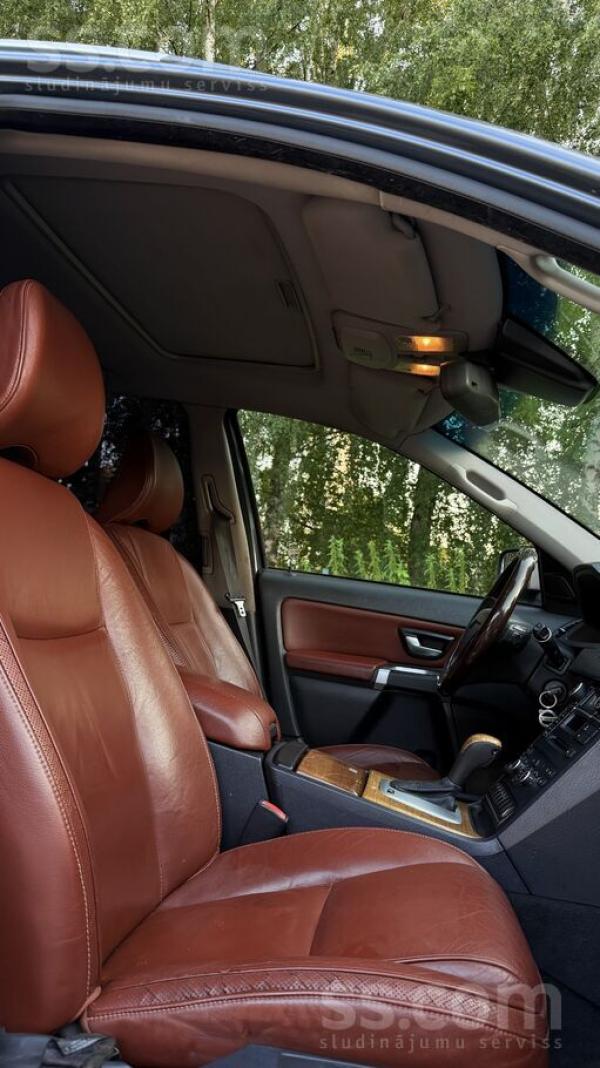 Pelēks Volvo XC90 2008 Rīga, ar dzinēja tilpumu 2.40 L un nobraukumu 289 tūkst. km par 3350 €, foto 10 vietnē AUTOMOTO.COM.LV