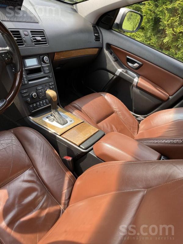 Pelēks Volvo XC90 2008 Tukums, ar dzinēja tilpumu 2.40 L un nobraukumu 0 tūkst. km par 3500 €, foto 5 vietnē AUTOMOTO.COM.LV