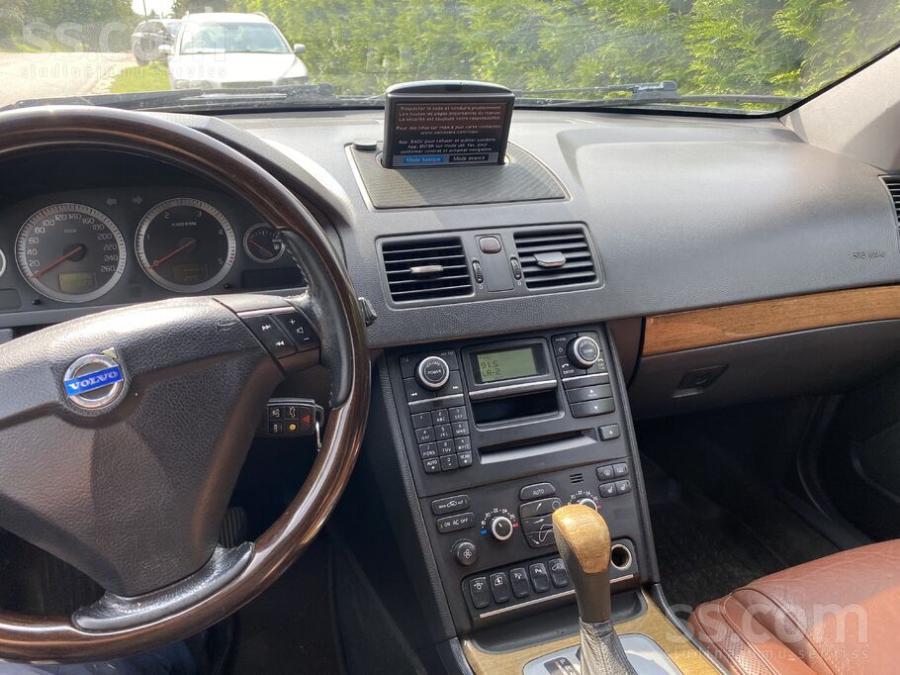 Pelēks Volvo XC90 2008 Tukums, ar dzinēja tilpumu 2.40 L un nobraukumu 0 tūkst. km par 3500 €, foto 9 vietnē AUTOMOTO.COM.LV