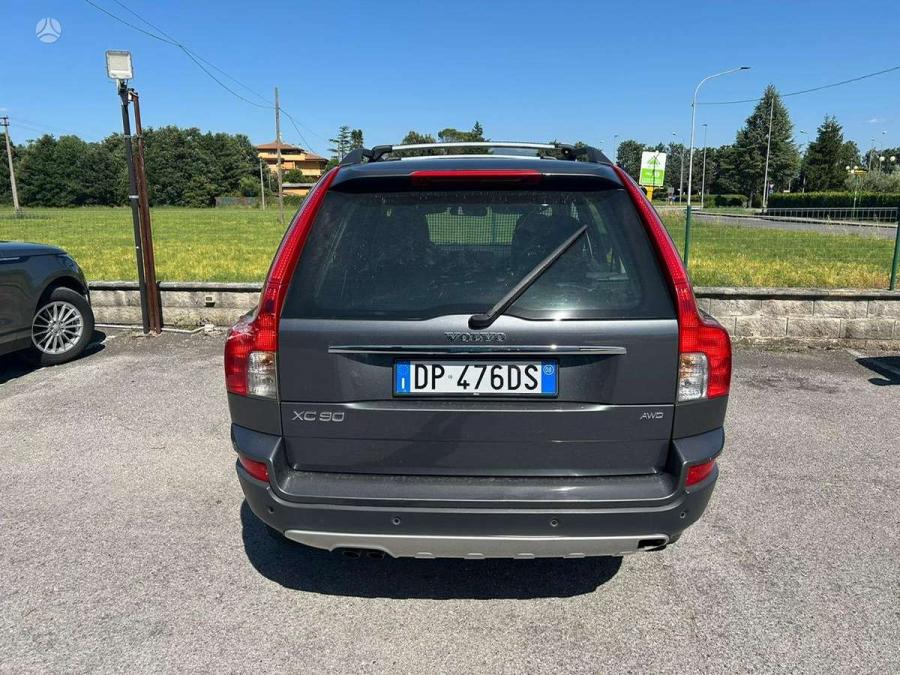 Pelēks Volvo XC90 2008 Šauļi, ar dzinēja tilpumu 2.40 L un nobraukumu 300 tūkst. km par 4350 €, foto 5 vietnē AUTOMOTO.COM.LV