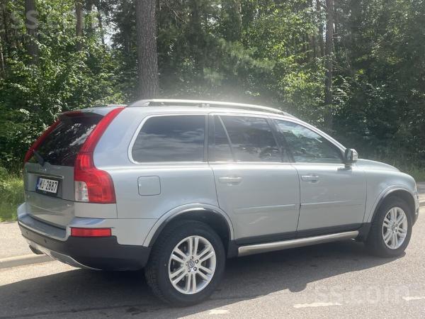 Grey Volvo XC90 2008 in Valmiera, with an engine capacity of 2.40 L and mileage of 0 thousand km for 4900 €, photo 2 on AUTOMOTO.COM.LV